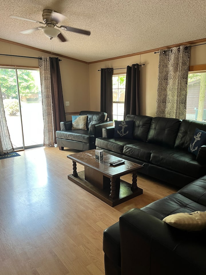 Island House 92 - Put-in-Bay, OH