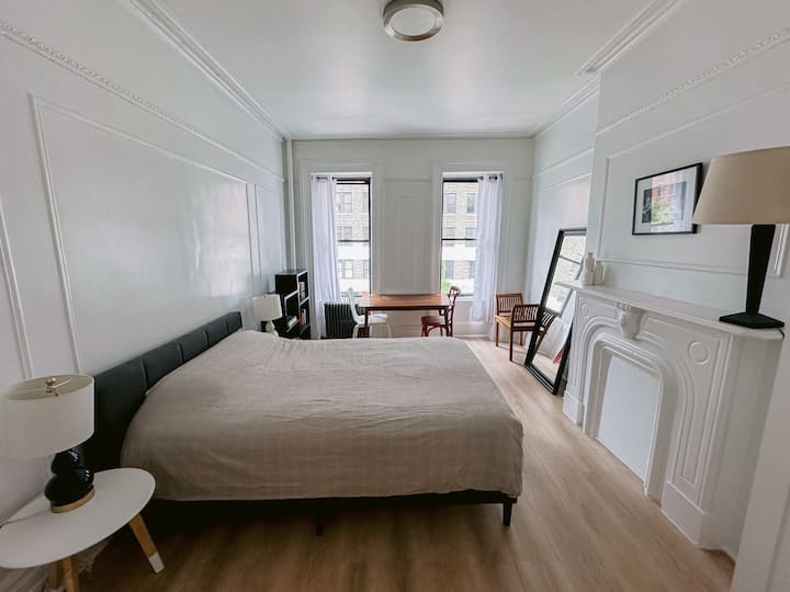 Cozy 3br 2ba In Hells Kitchen - Manhattan, NY