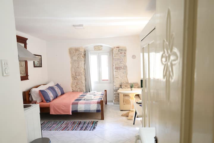 Old Town Studio With Charm - Kotor