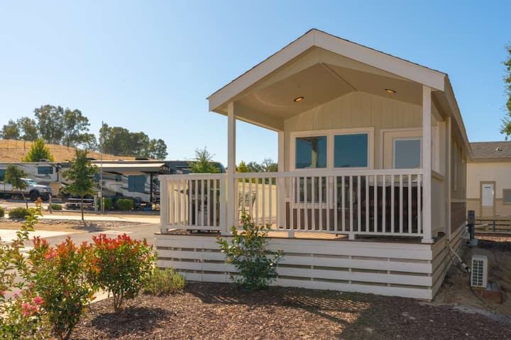 2 Bedroom Cottage@sunoutdoors - Paso Robles, CA