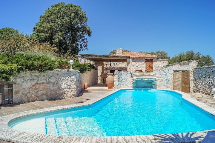 La Casa Maestra - 보니파씨오