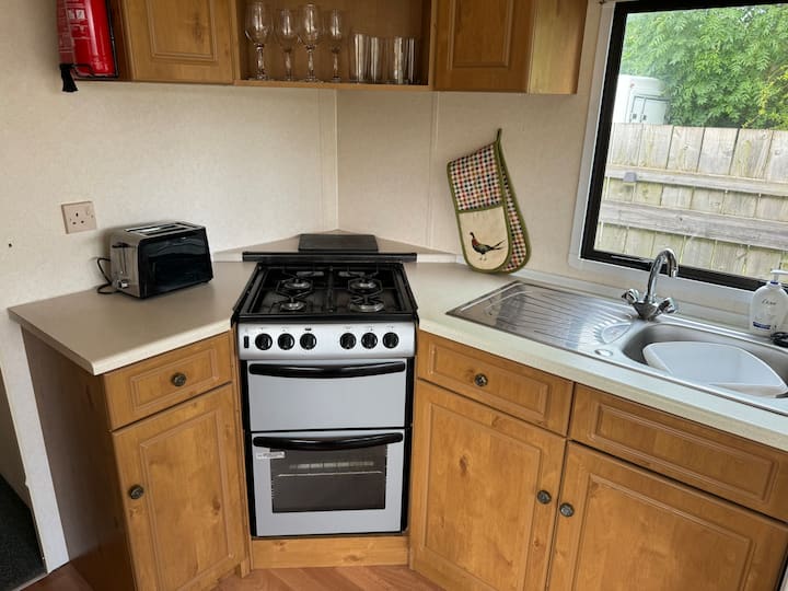 Farm-based Family Mobile Home - Hull