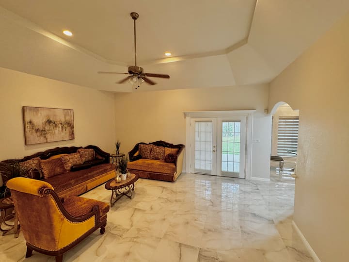 The Valley’s Best Stay 3br/2b! (Sleeps 8) - Brownsville, TX