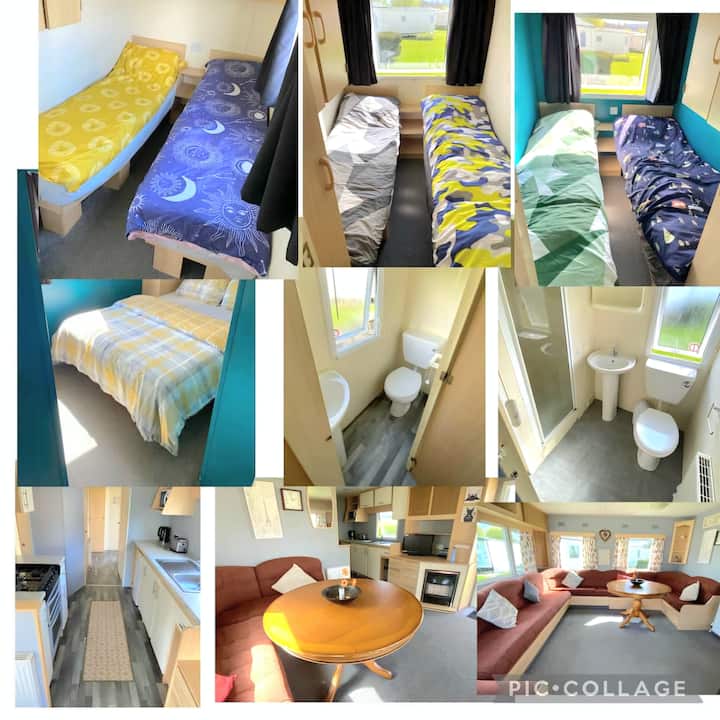 4 Bedrooms Caravan For 8 People - Minehead