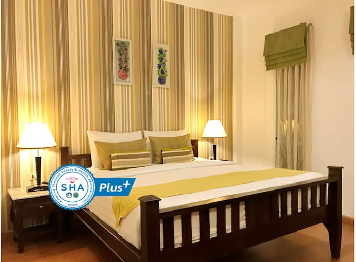 Deluxe 1 King Pool View - Phuket