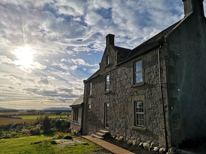 Historic Farmhouse Nr Edinburgh - Kinross