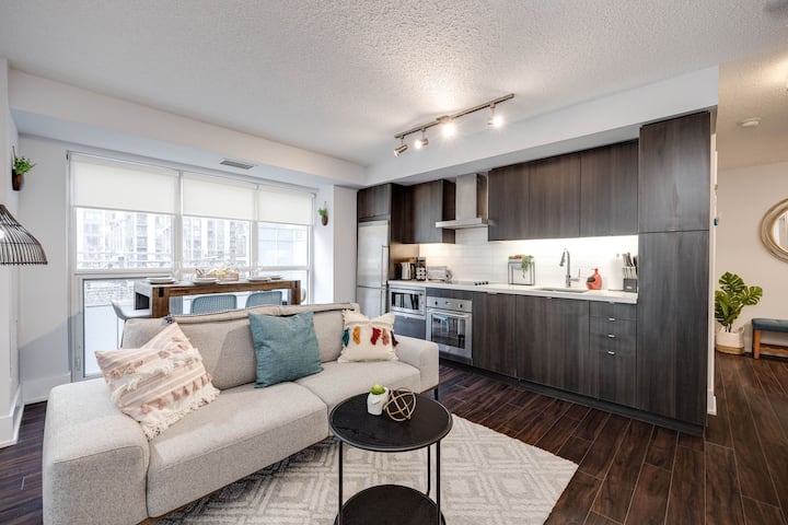Luxury 3br Suite W Free Parking -Cn,convention Cnt - Toronto