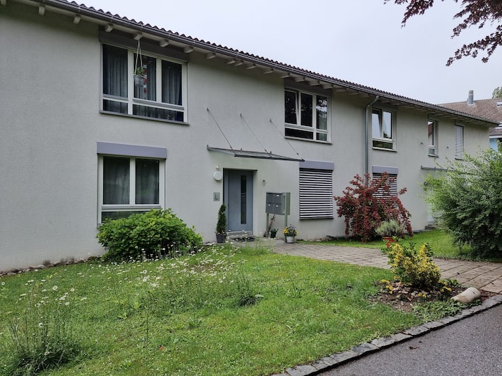 Zimmer In Wohnung In Ruhigem Quartier - Gunten