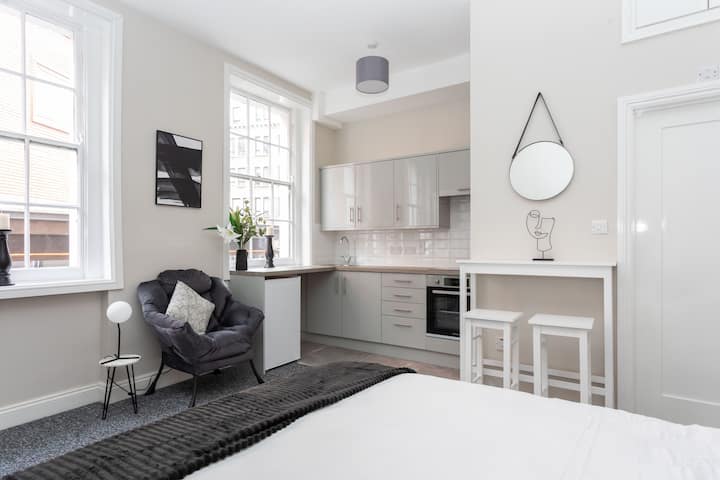 Wonderful Studio - London