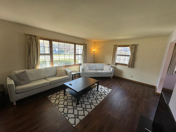 Queen Bedroom - Madison - Madison, WI