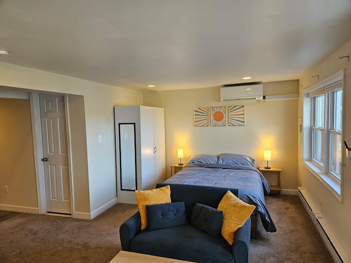 Private Basement Studio - Leesburg, VA