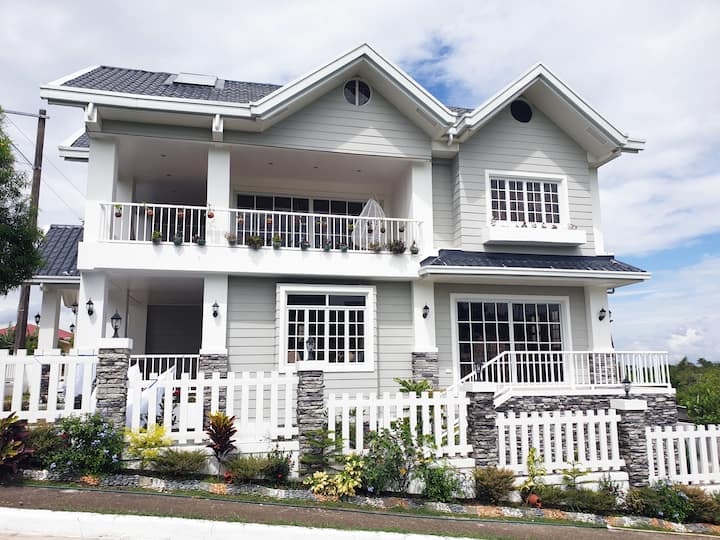 Zedd Country House Tagaytay Wedding Prep With Pool - Talisay