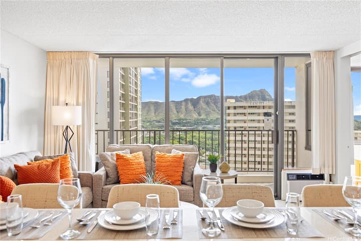 Waikiki Condo 1 Bedroom W/parking 1 Block To Beach - Honolulu, HI