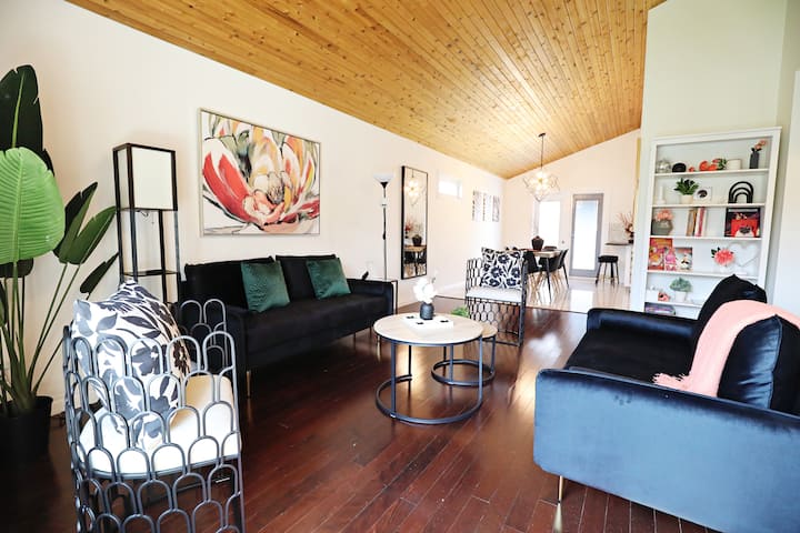 Family & Pet Friendly | A/c | Disney+ | Near Wem - Edmonton, Canada