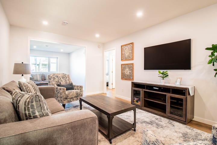 The Falcon Apartment 1st Ave Gimli - Gimli