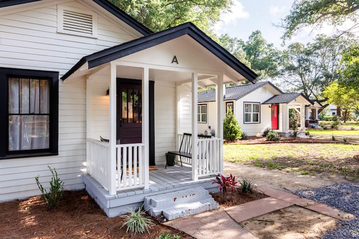 Velia Villas: East Hill Retreat For Group Renewal - Pensacola, FL