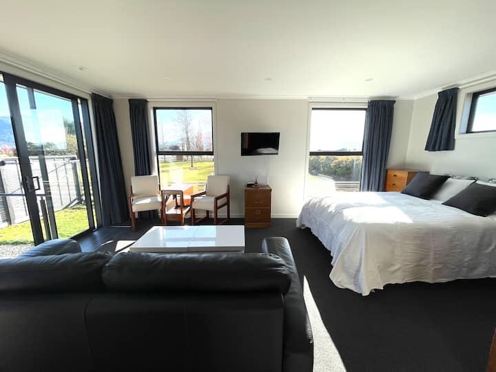 The Nest, Cosy Studio Unit - Te Anau