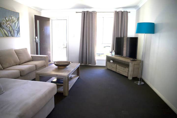 Modern, Homely Two Bedroom Unit. - Gunnedah