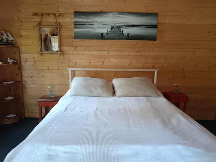 Pieni Kaunis Saunallinen Vierasmökki Meren Lähellä - Porvoo