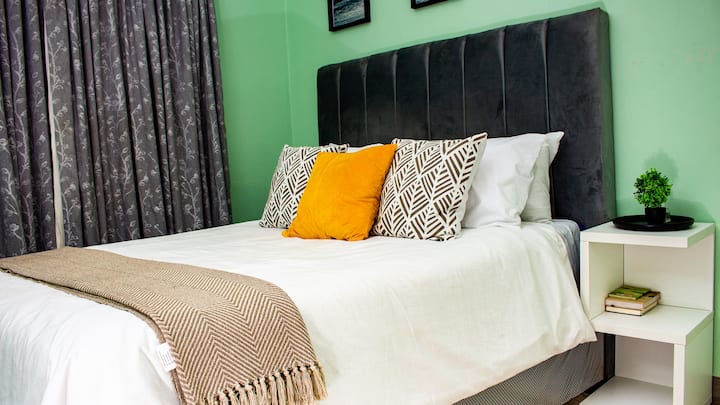 Charming 2-bedroomed House At #7 - Harare