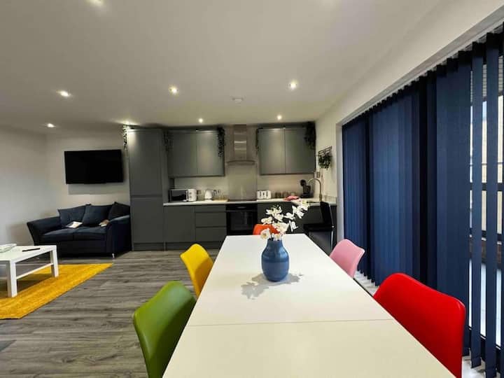 Town House With Sea Views & Balconies | Wave Song - Hornsea