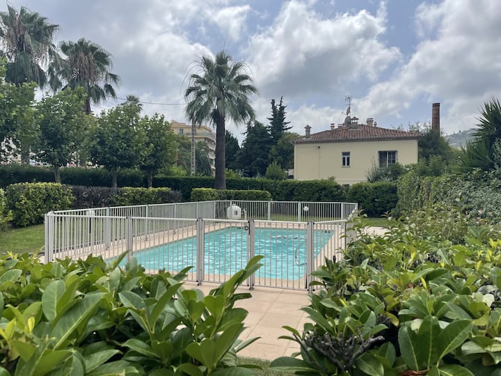 Proche Centre Avec Piscine - Golfe-Juan