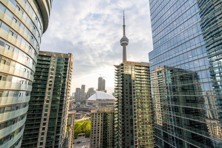Cozy Apt W/cn Tower & 2 Mins To Roger’s Center - Toronto