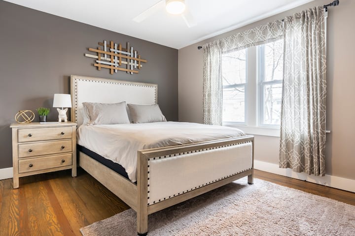 Private Room Hosted By Kory (F) - New Jersey
