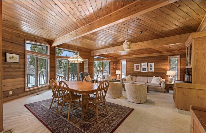 Spacious, Cozy & Near The Beach! - Invermere
