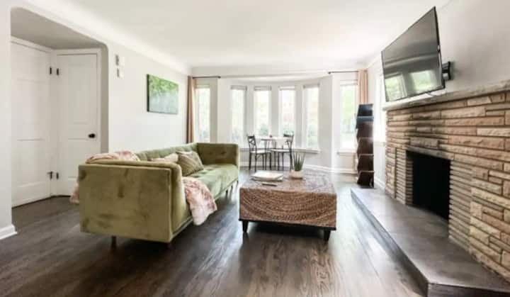 Grosse Pointe Retreat | 3br, Sleeps 8 & Relaxing - Grosse Pointe, MI