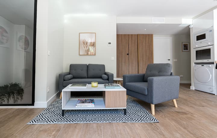 Cozy Apartment With Terrace · Family-friendly - Alcala de Henares