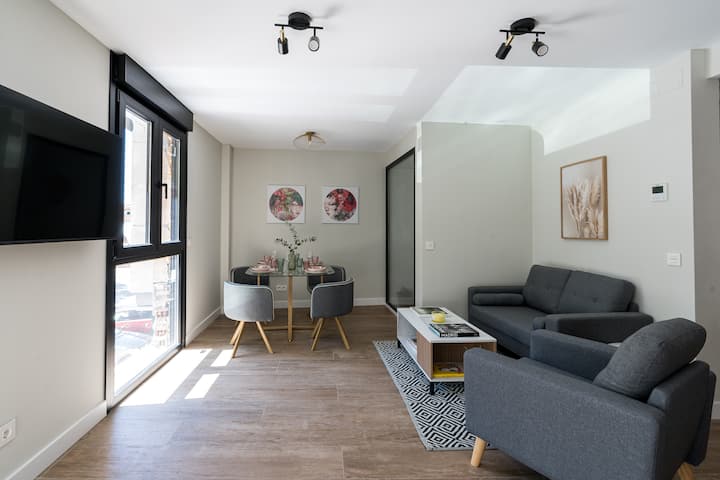 Cozy Family Apartment With Terrace - Alcalá de Henares
