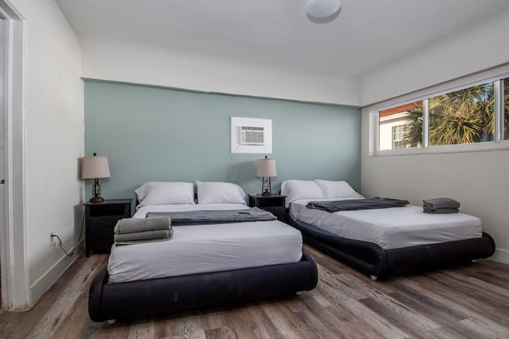 Luxury Bedroom - 好萊塢