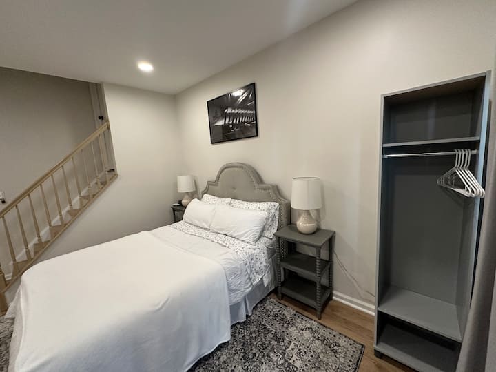 Dulles Crashpad Studio - Reston, VA