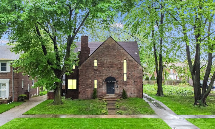 Charming, Restored And Stylish! - Detroit