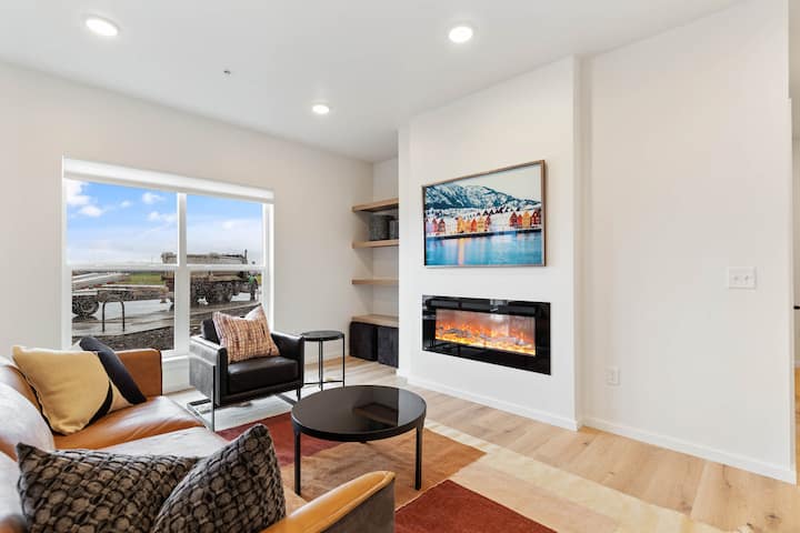 Modern Condo- - Bozeman, MT