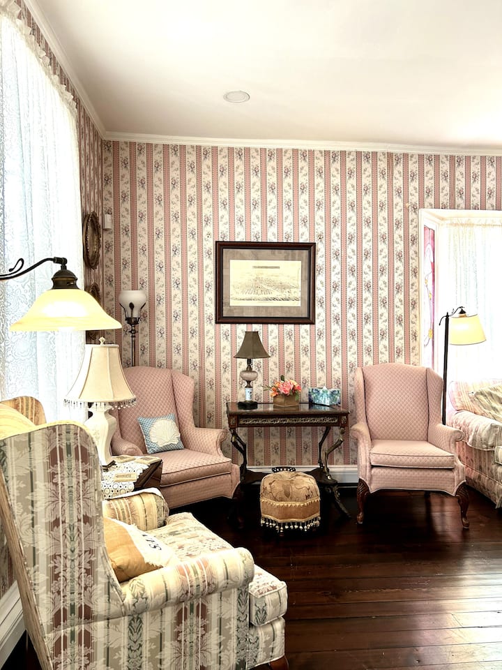Bath Avenue- Room 19 - Asbury Park, NJ