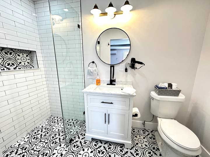 Getaway / Private Suite C - Land O' Lakes, FL