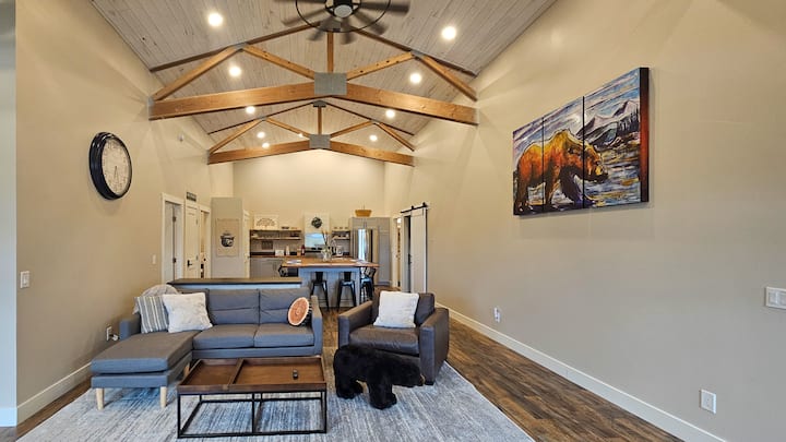 Glacier View Barndominium - Kalispell, MT