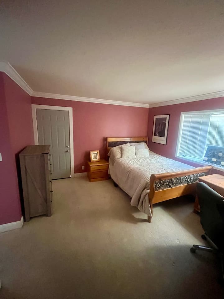 Big Room With Private Bath! - Woodside, CA