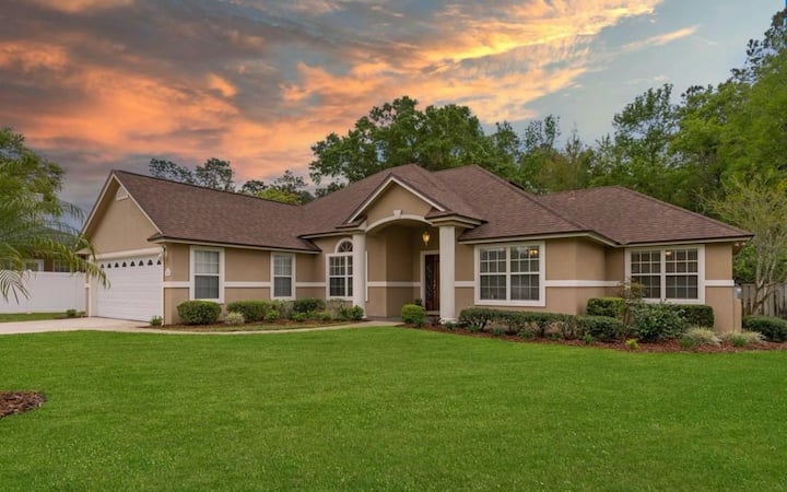 Jacksonville Family Estate Near Downtown - Jacksonville, FL