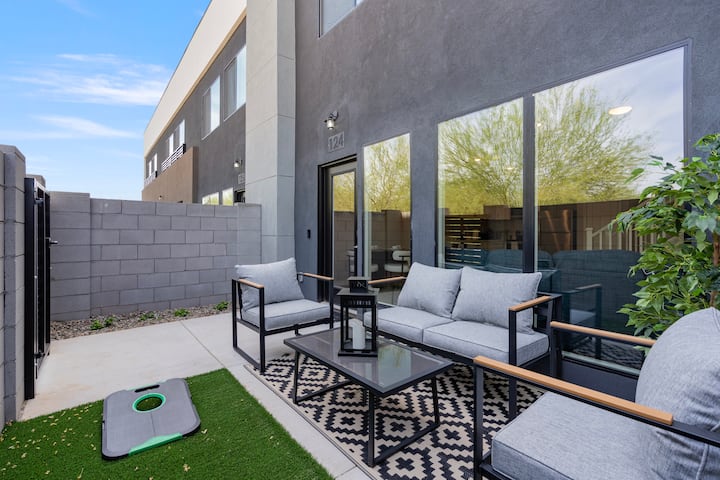 Cactus Cove| 4 Beds 2.5 Bath |Pool |Stadium |Games - Surprise, AZ