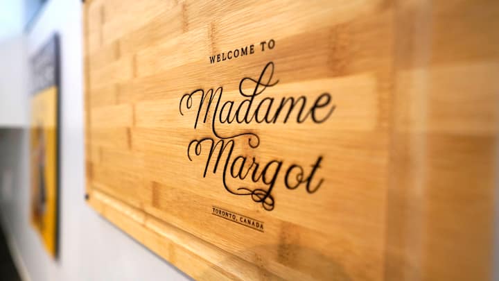 Madame Margot-lovely Basement Suite - Toronto