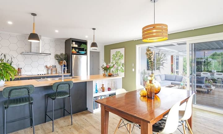 Light Filled Bliss In Nelson - Richmond