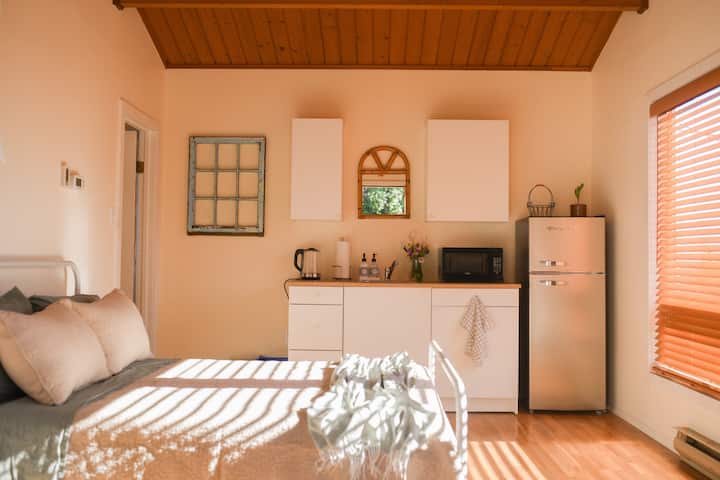 Ocean View Guest Suite - Salt Spring Island