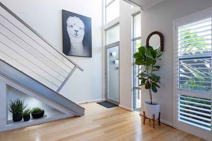 Stylish Private Townhouse With Courtyard - Subiaco
