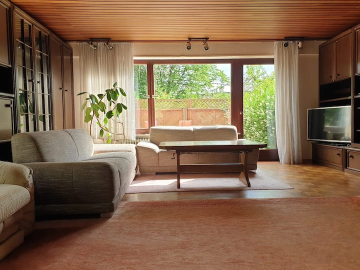 Haus Thea Bei Stuttgart, Wohnung Eg 130 Qm, Garten - Leonberg