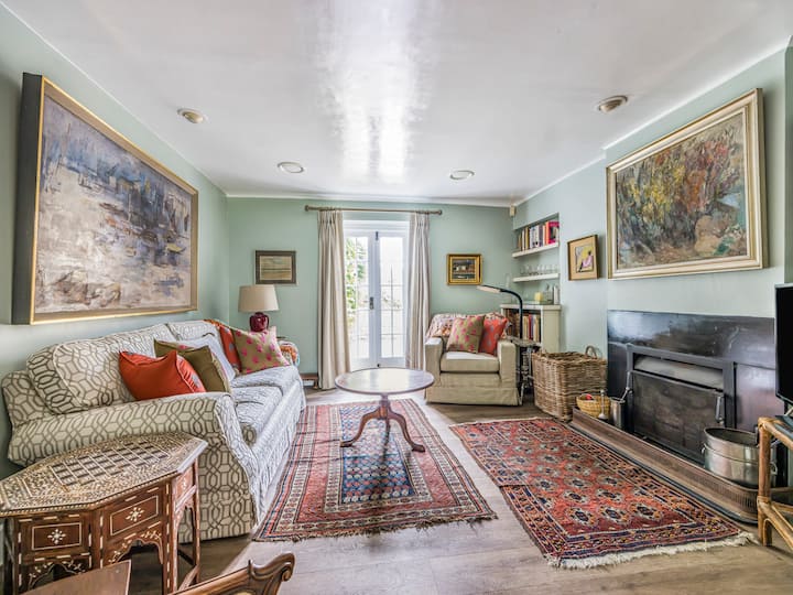 Charming Cottage With Amazing Views | Passthekeys - Chichester