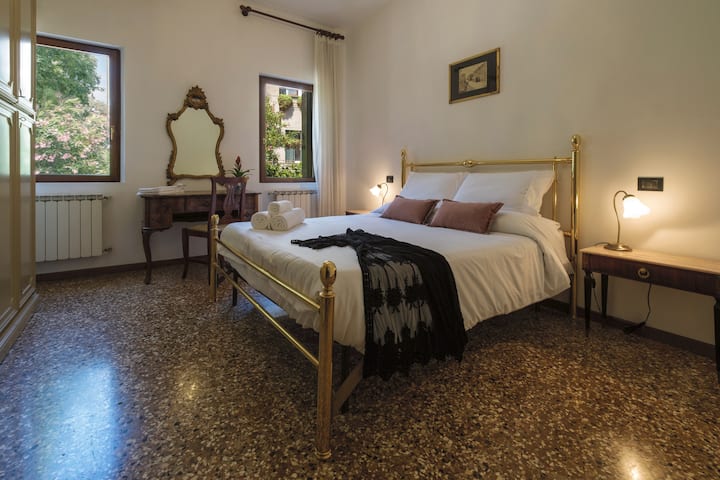 Giselda Courtyard Retreat#room2 - Venecia