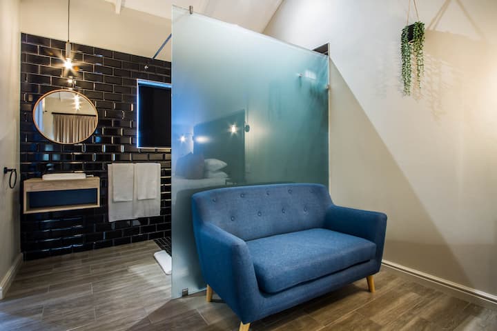 Superior Suite 1 In Oudtshoorn - Oudtshoorn